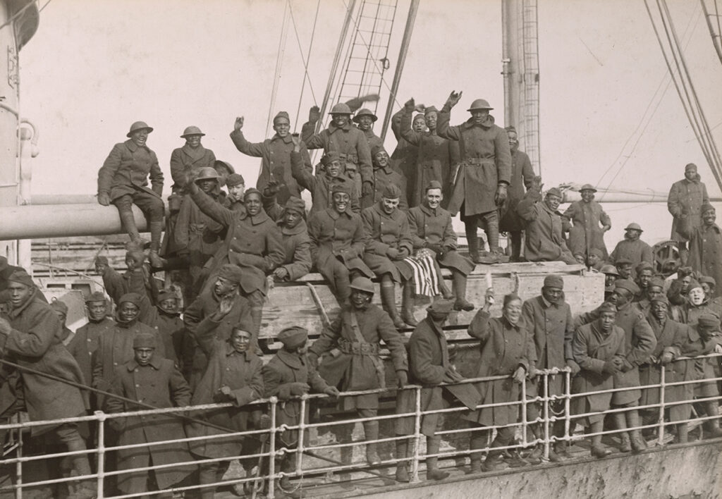 Members of the 369th Harlem Hellfighters infantry division return home ...